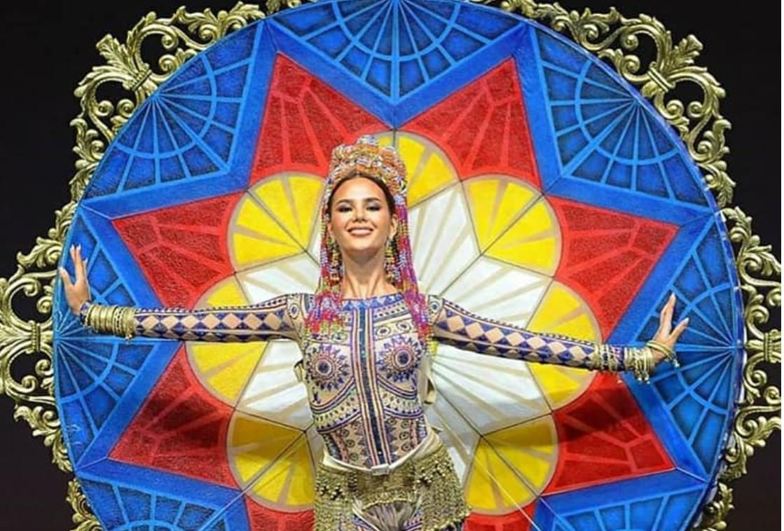 Miss Universe Catriona Gray gifts Filipinos with Luzviminda costume ...